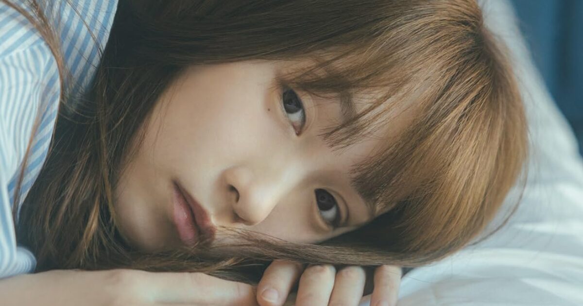 川栄李奈 1st写真集「youphoria」 – AKB48LOVER